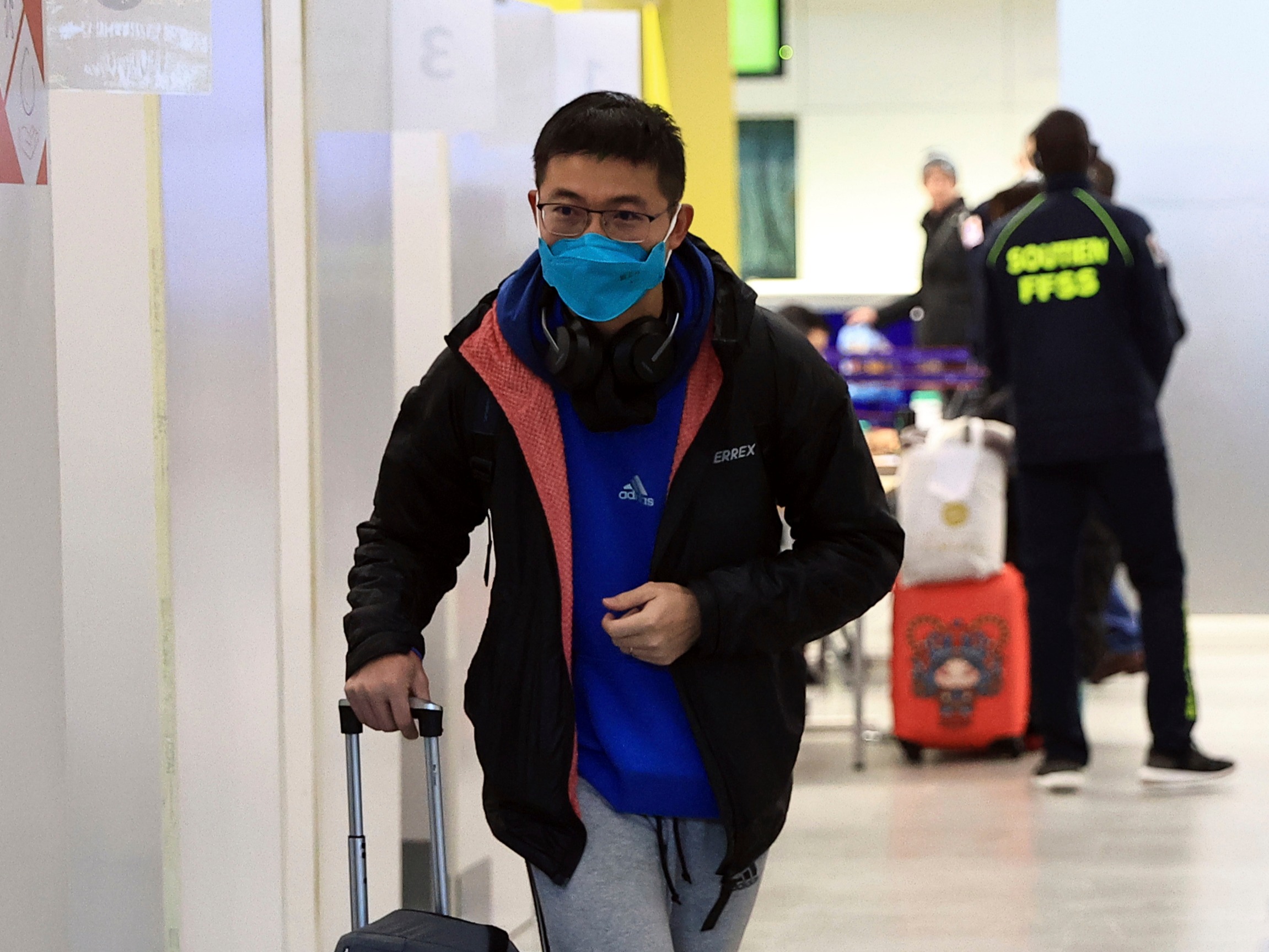 Australia imposes COVID restrictions on Chinese travellers