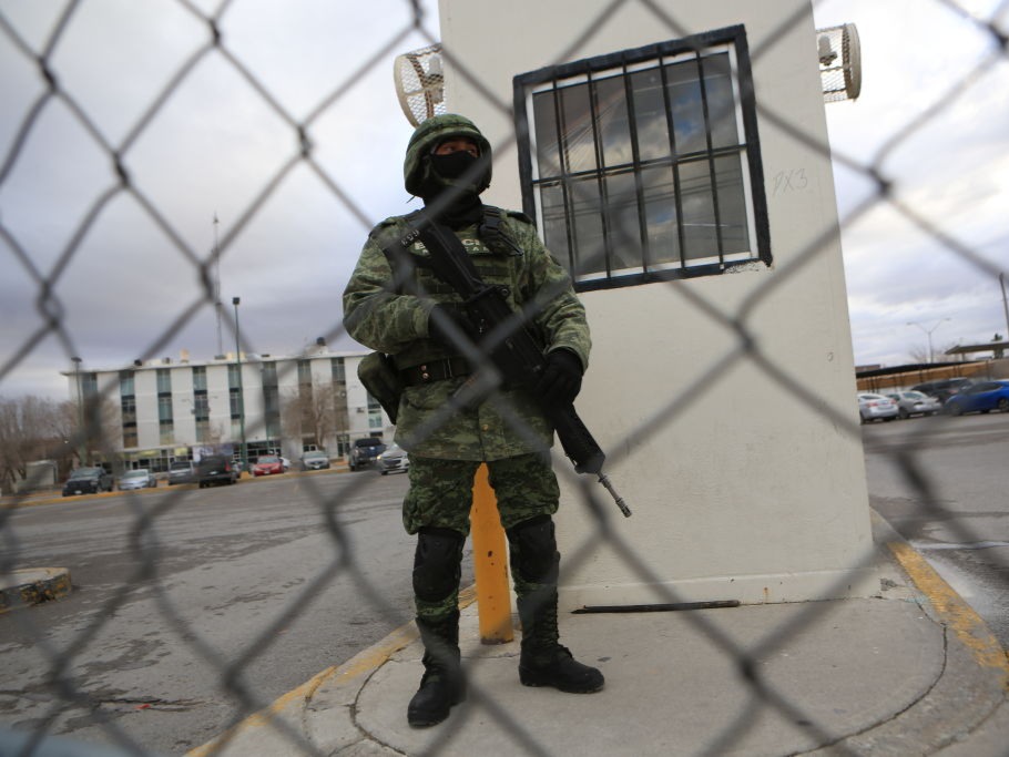 Police on the hunt for Mexican prison riot escapees