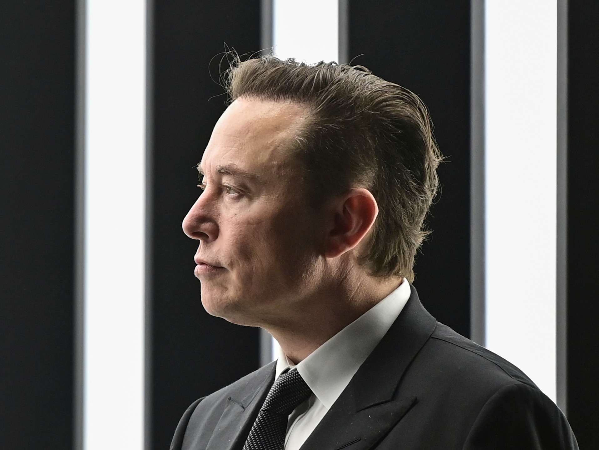 Musk gives Twitter workers ultimatum