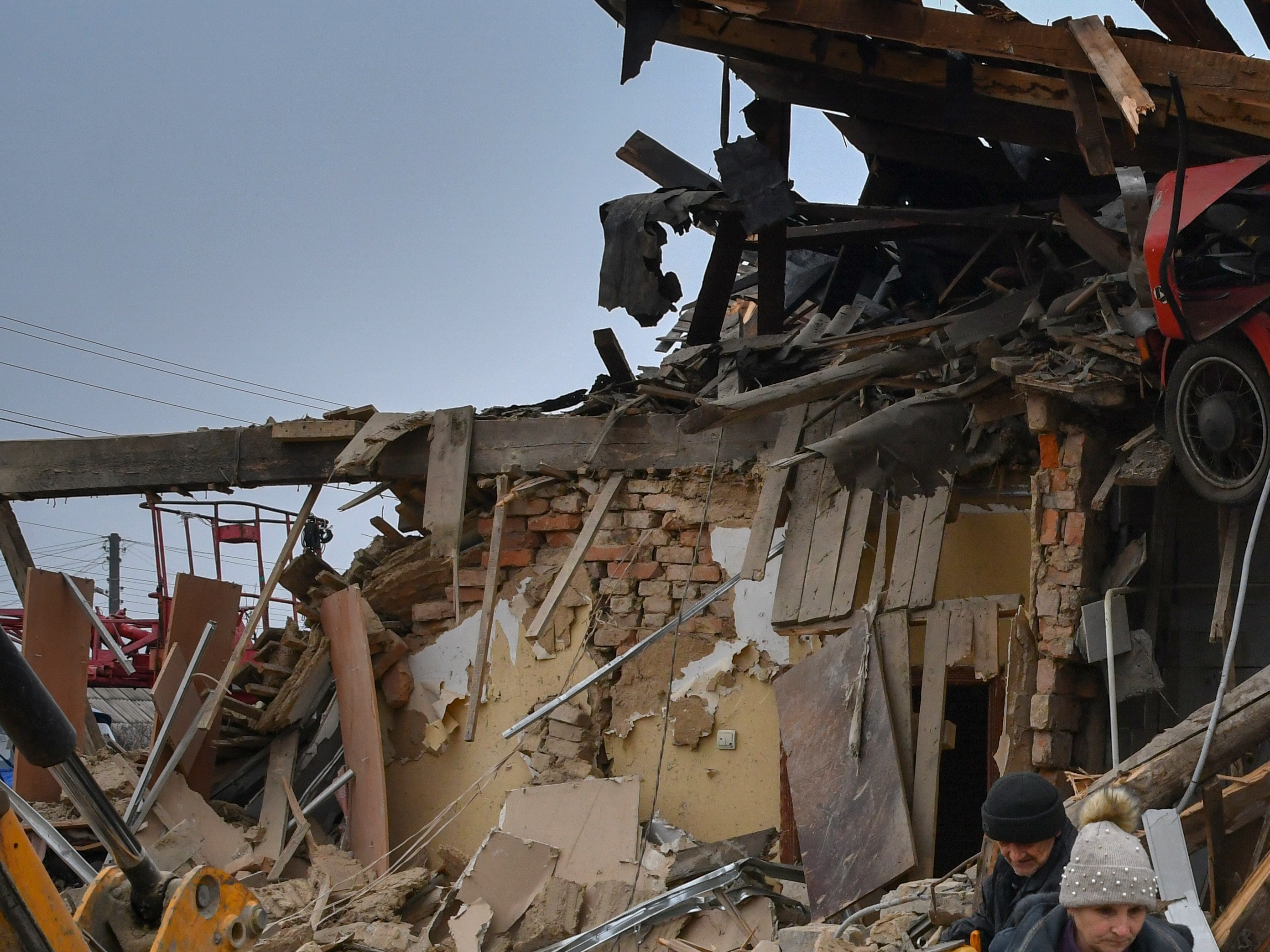 Russia bombs critical Ukrainian infrastructure