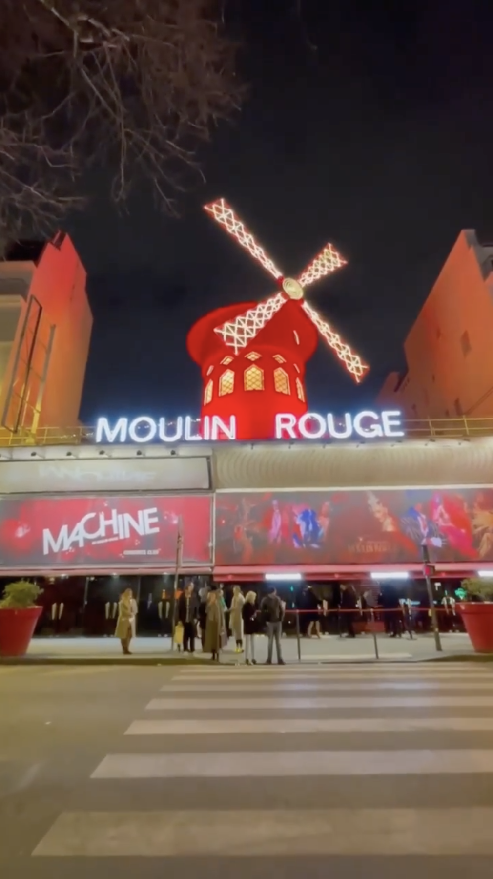Interesting facts about the Moulin Rouge in Paris
