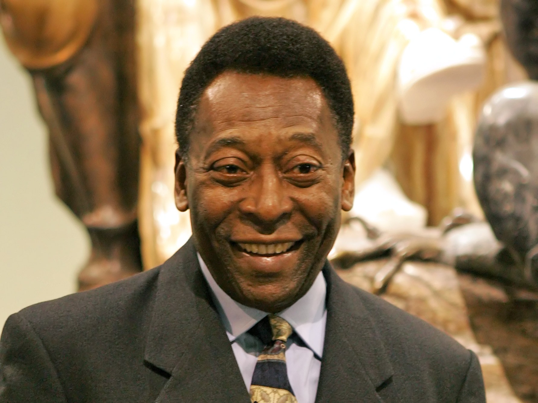 Soccer legend Pele dies ages 82