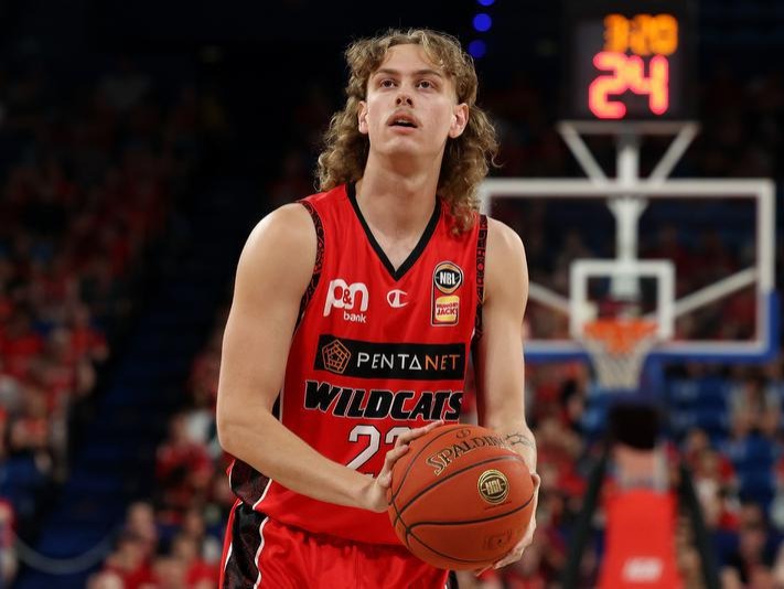 Cavaliers GM headed to watch Travers