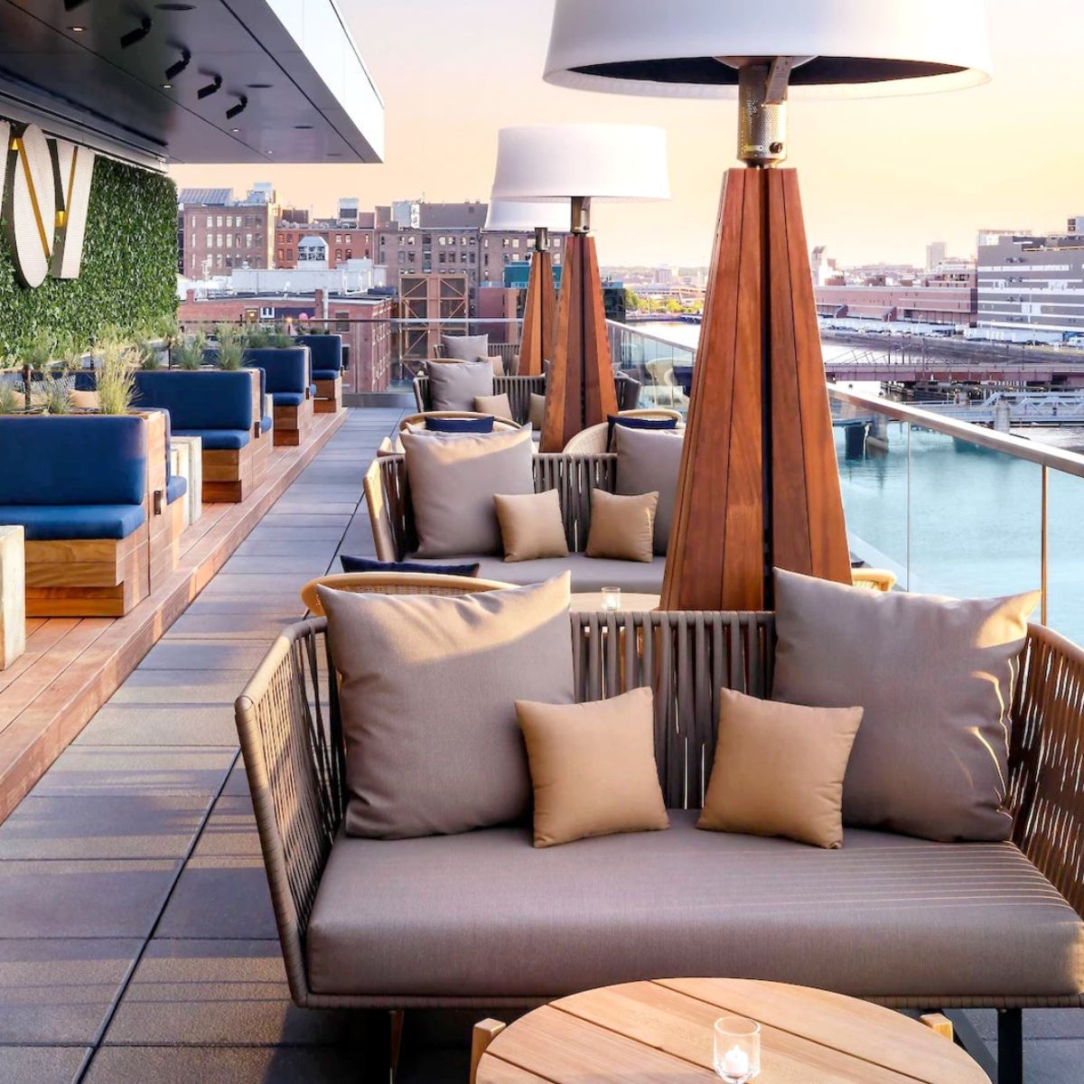 Best Rooftop Restaurants In Boston
