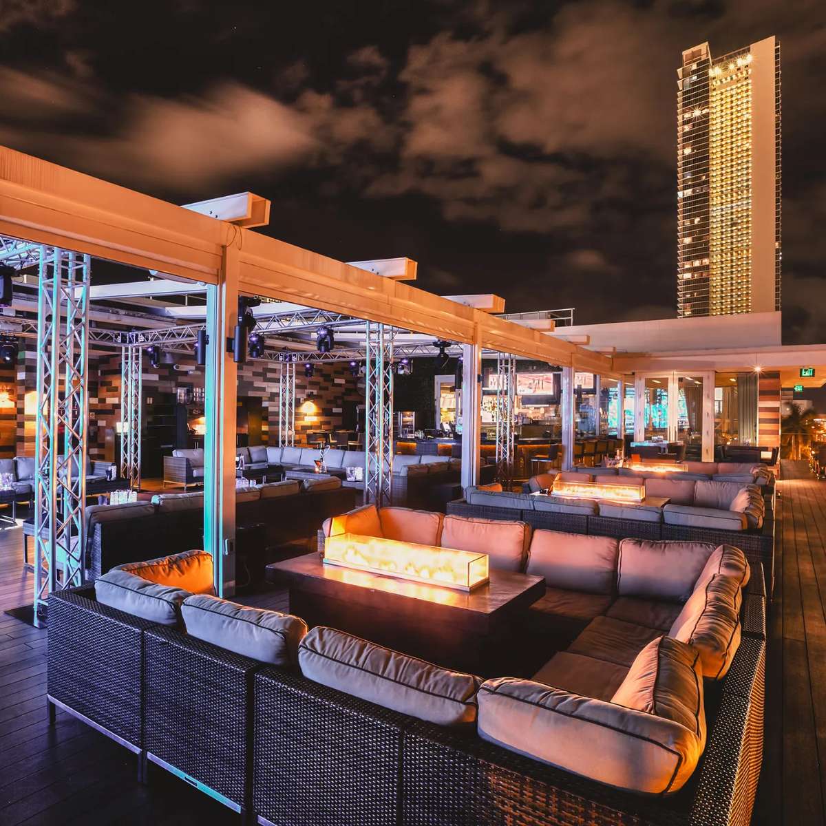 Best Rooftop Bars in Miami, FL